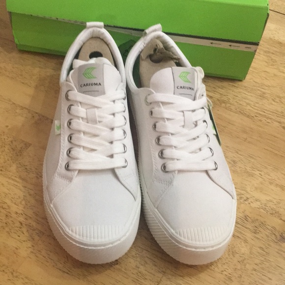 Cariuma | Shoes | Cariuma Oca Low Off White Canvas Sneaker Sz 1 | Poshmark